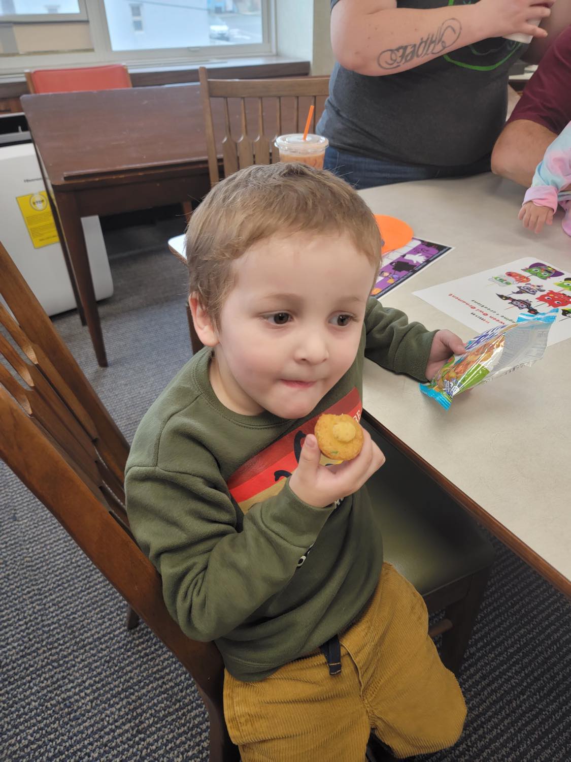 Candy Bucket Decorating – Shamokin-Coal Township Public Library