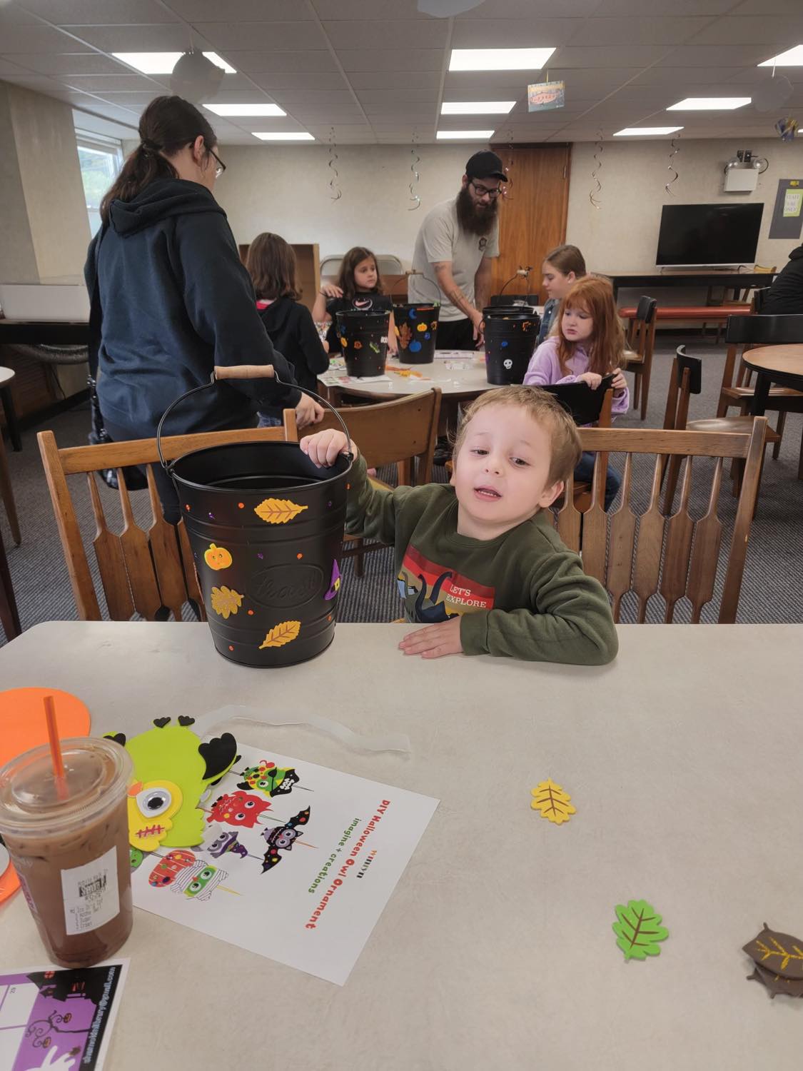 Candy Bucket Decorating – Shamokin-Coal Township Public Library